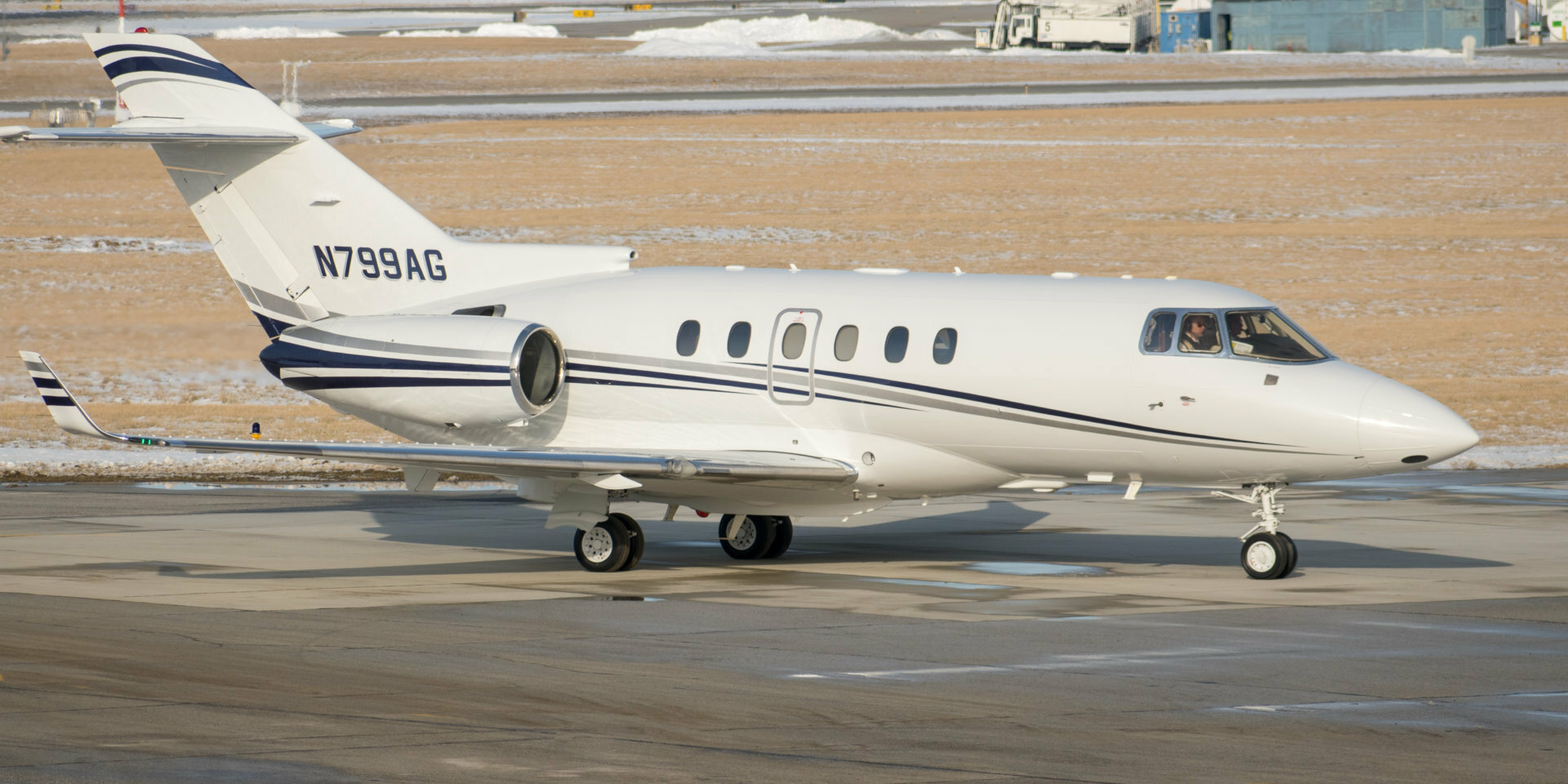 Hawker 800XP/900XP | Fleet | Private Jet Charter & Aircraft Management ...