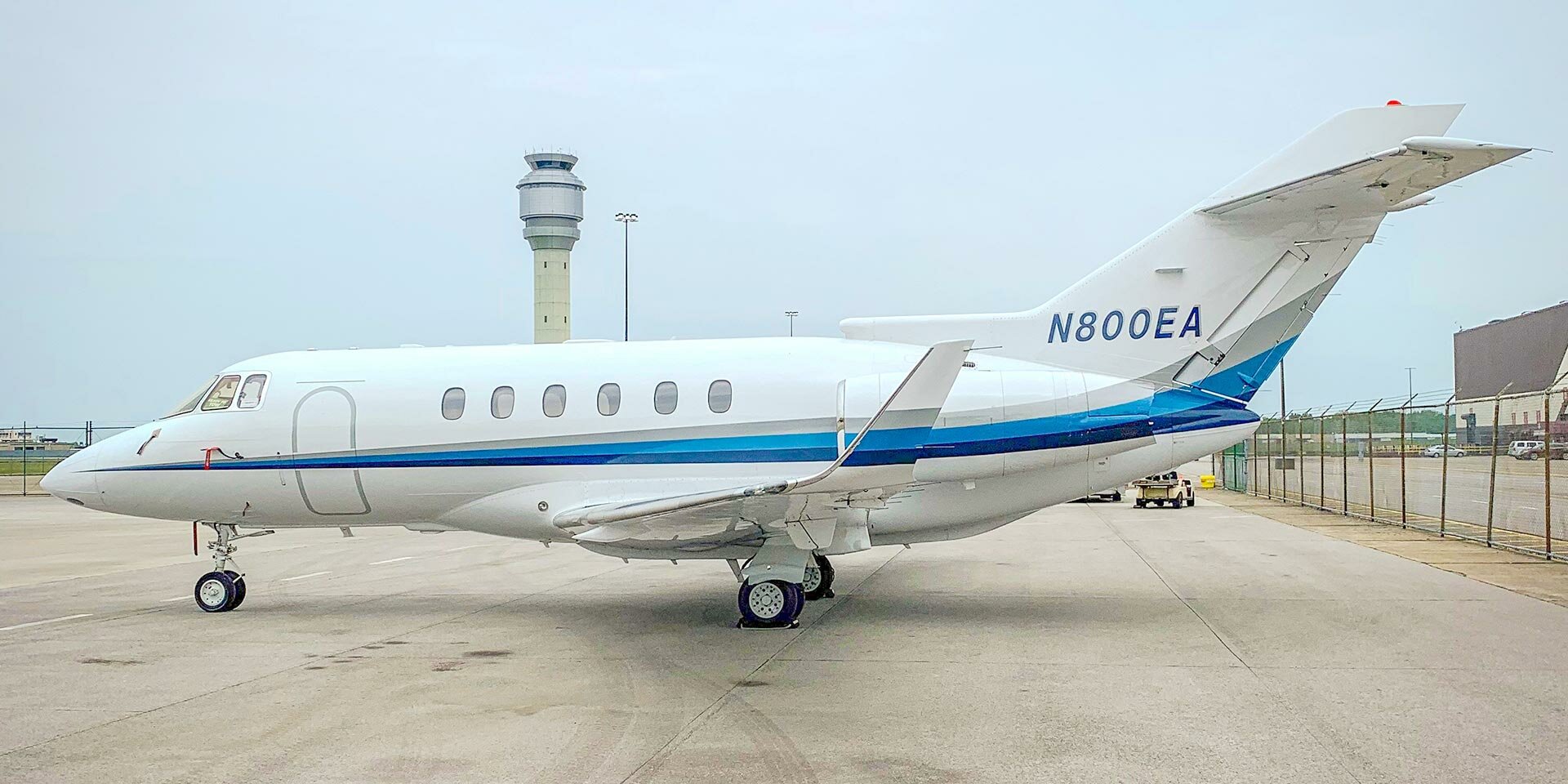 Hawker 800XP/900XP - Fleet - Private Jet Charter & Aircraft Management ...